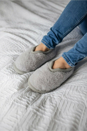 ONAIE Sheepskin Slippers – Handmade Luxury Slippers
